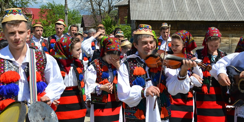 Festivalul Internațional de cântece și jocuri populare – Strâmtura ...