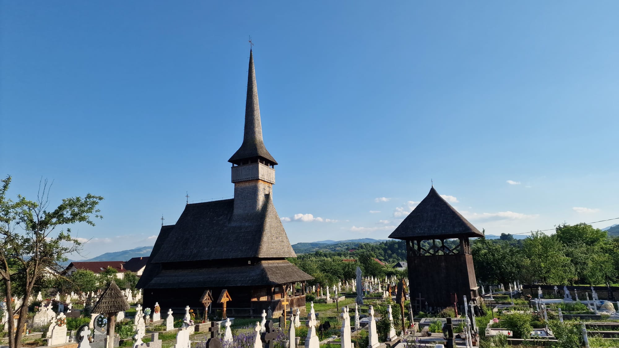 Biserica monument UNESCO din Rozavlea – Maramures Online