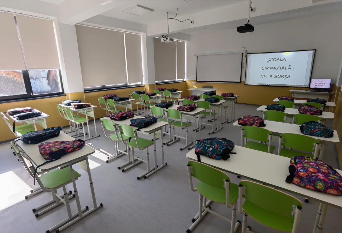 Ministerul Educaţiei finanţează 2.538 de proiecte pentru dotarea ...