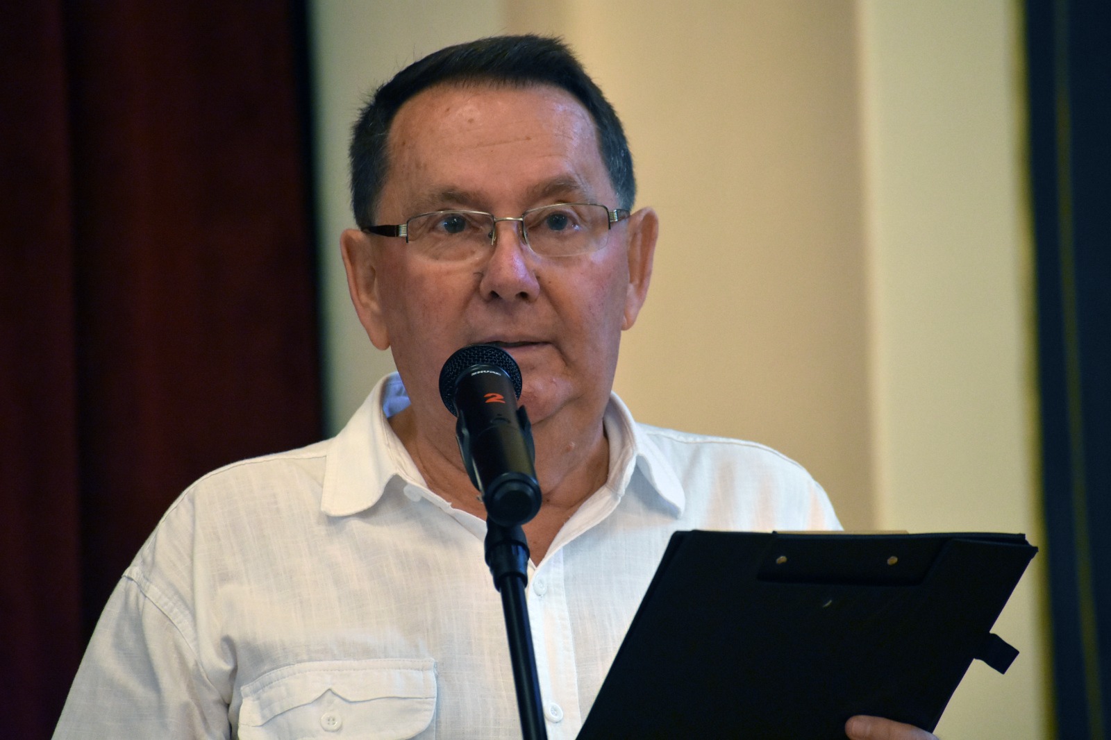 Prof. dr. Ioan Dorel Todea a lansat volumul de poezii „Neuitare ...