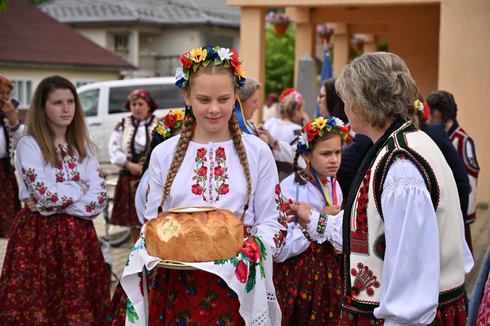 „Mira la Huţuli” – festivalul obiceiurilor de primăvară din comuna ...