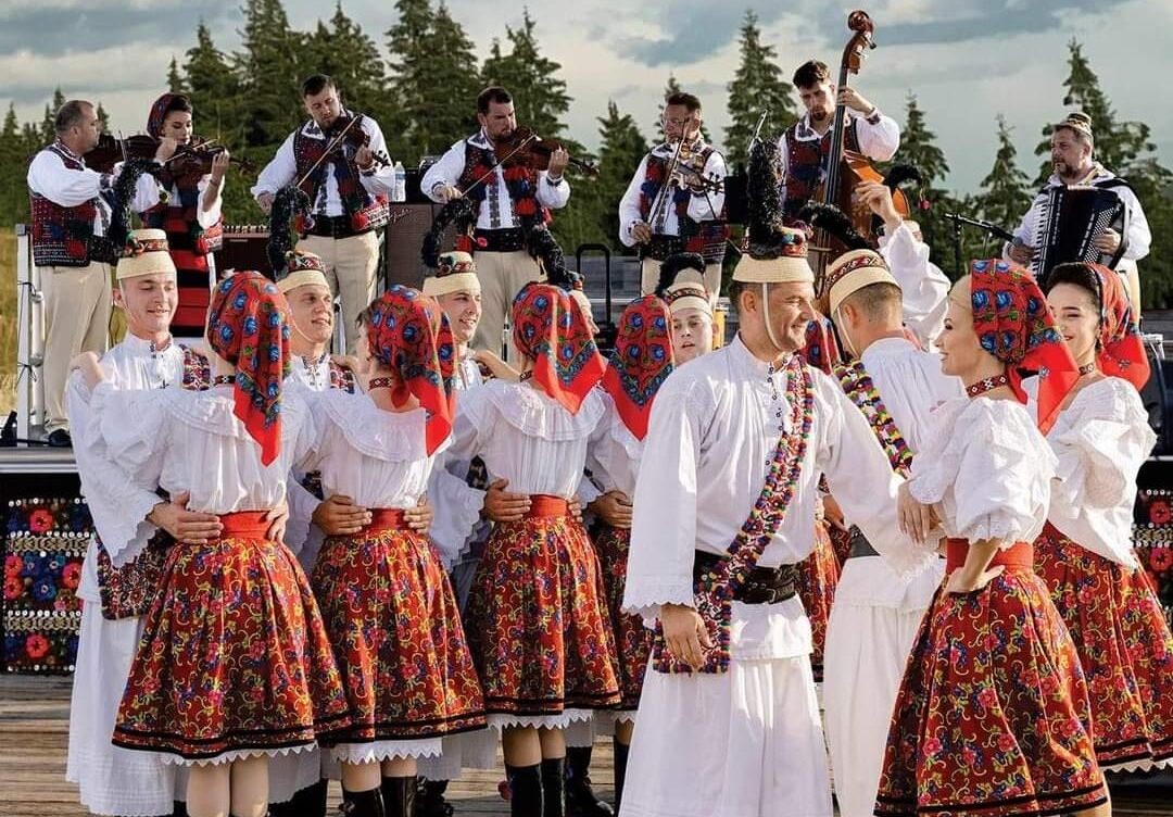 A VII-a ediția a evenimentului ”Fiii Satului Viile Apei – Racșa Vii ...