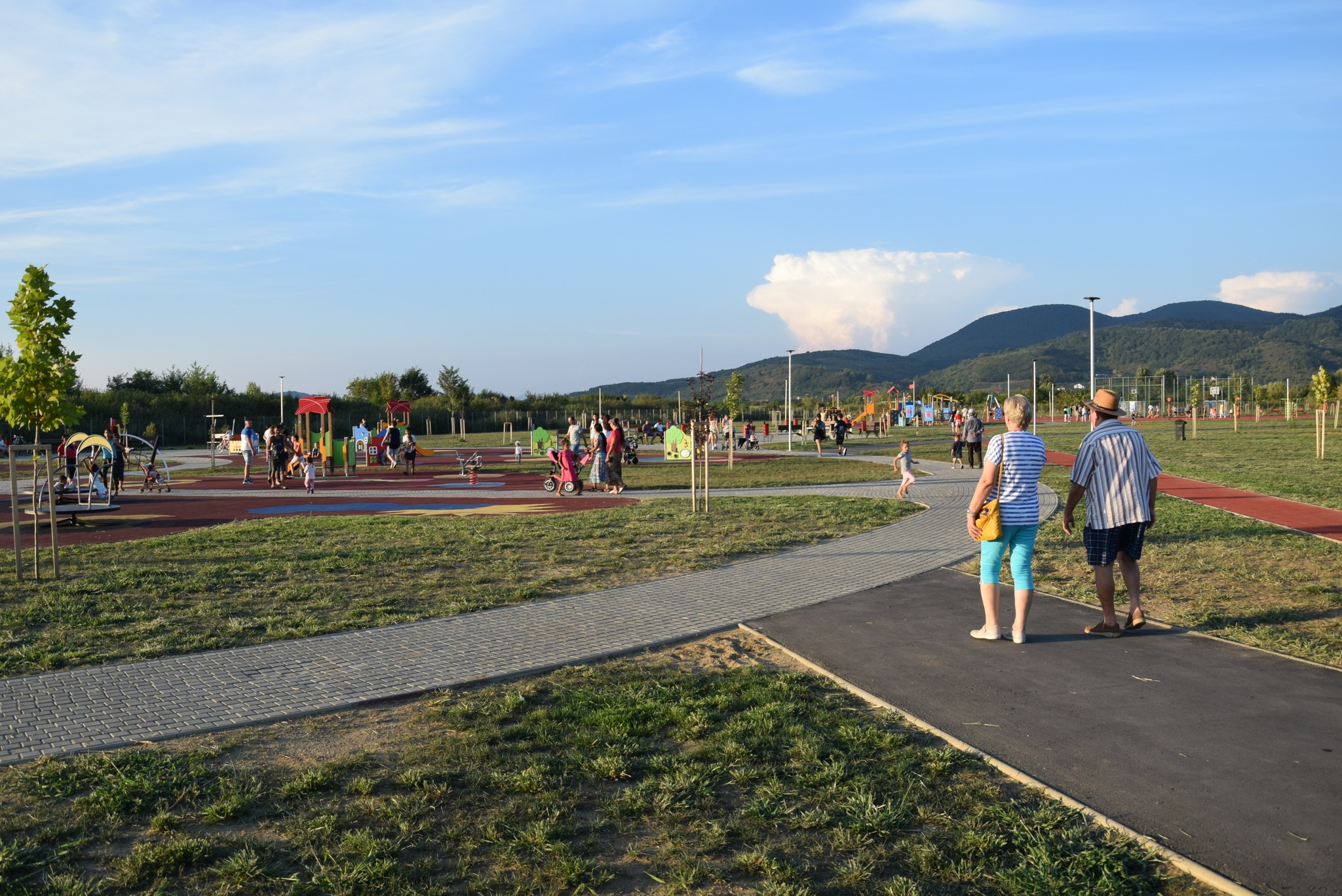 Zi de picnic în parcul mare din Seini – Maramures Online