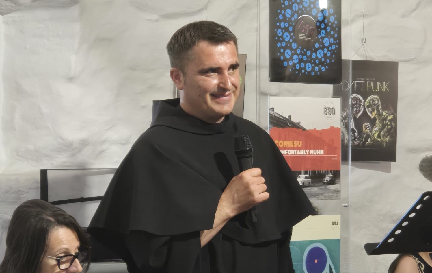 Părintele Carol-Daniel Sabău a lansat volumul de poezii „Simplissima ...