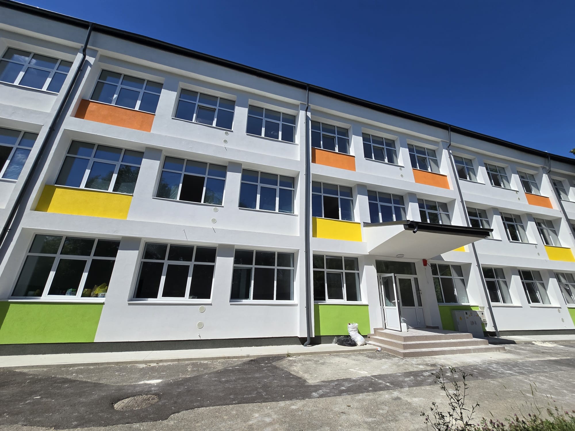 Au fost finalizate lucrările de renovare energetică de la Școala nr. 10 ...