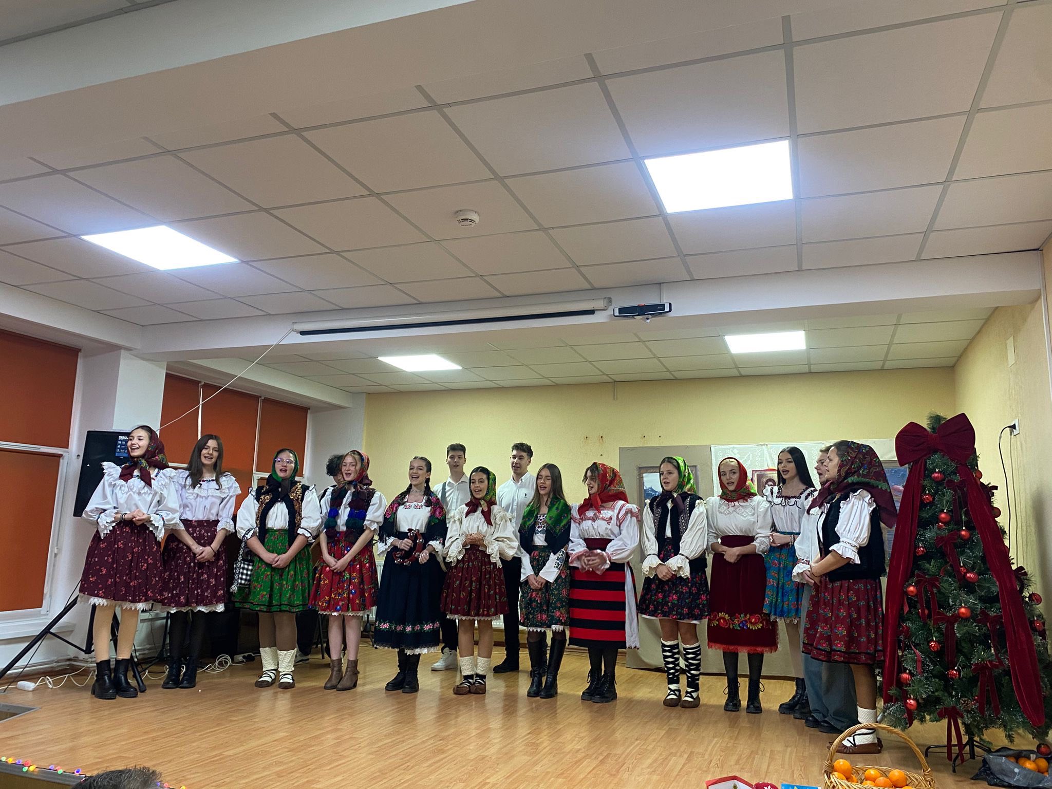 Colegiul Național ”Mihai Eminescu” Baia Mare a găzduit spectacolul ...