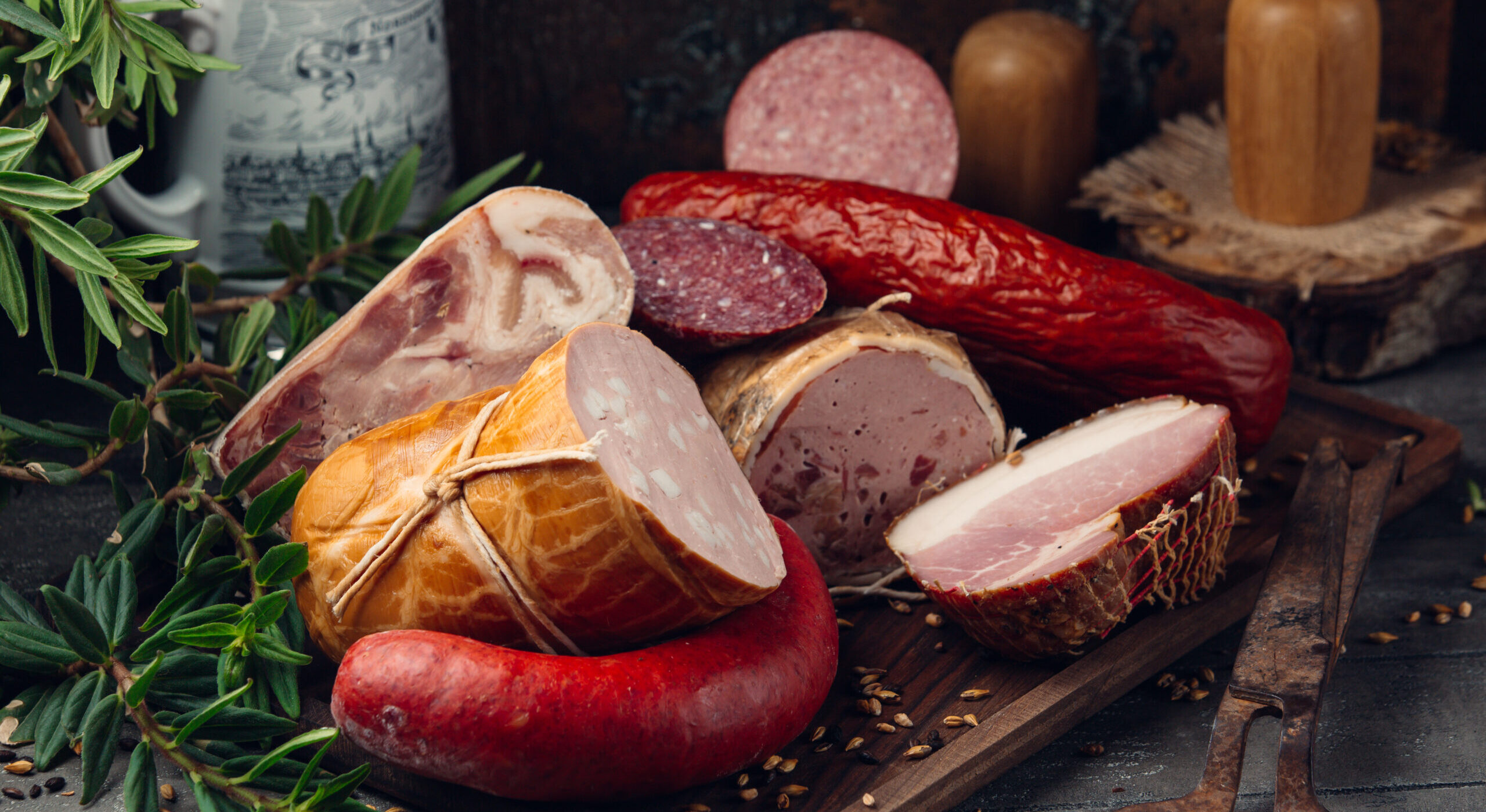Top 5 producători de mezeluri: Cris-Tim domină piața, Caroli pe ...