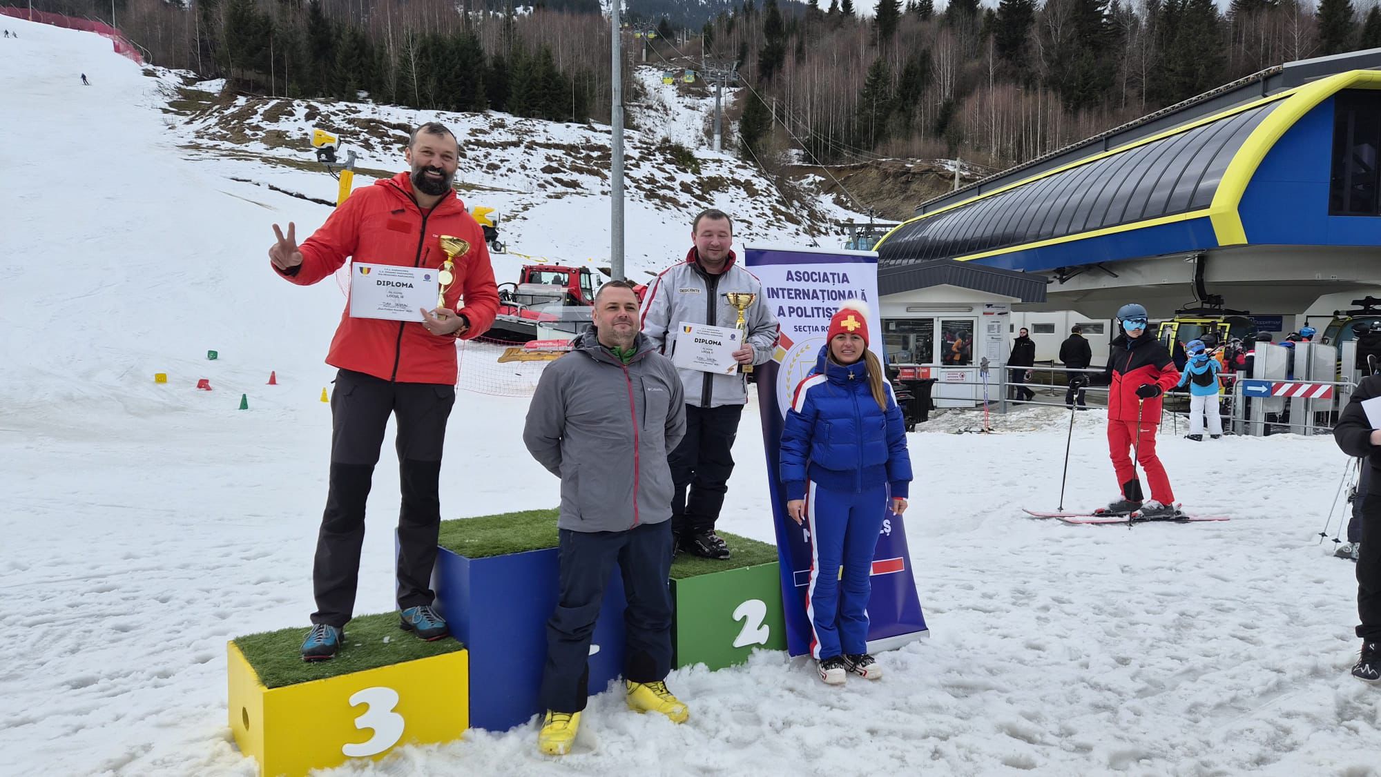 Sport, prietenie și spirit de echipă, pe Pârtia Olimpică din Borșa ...